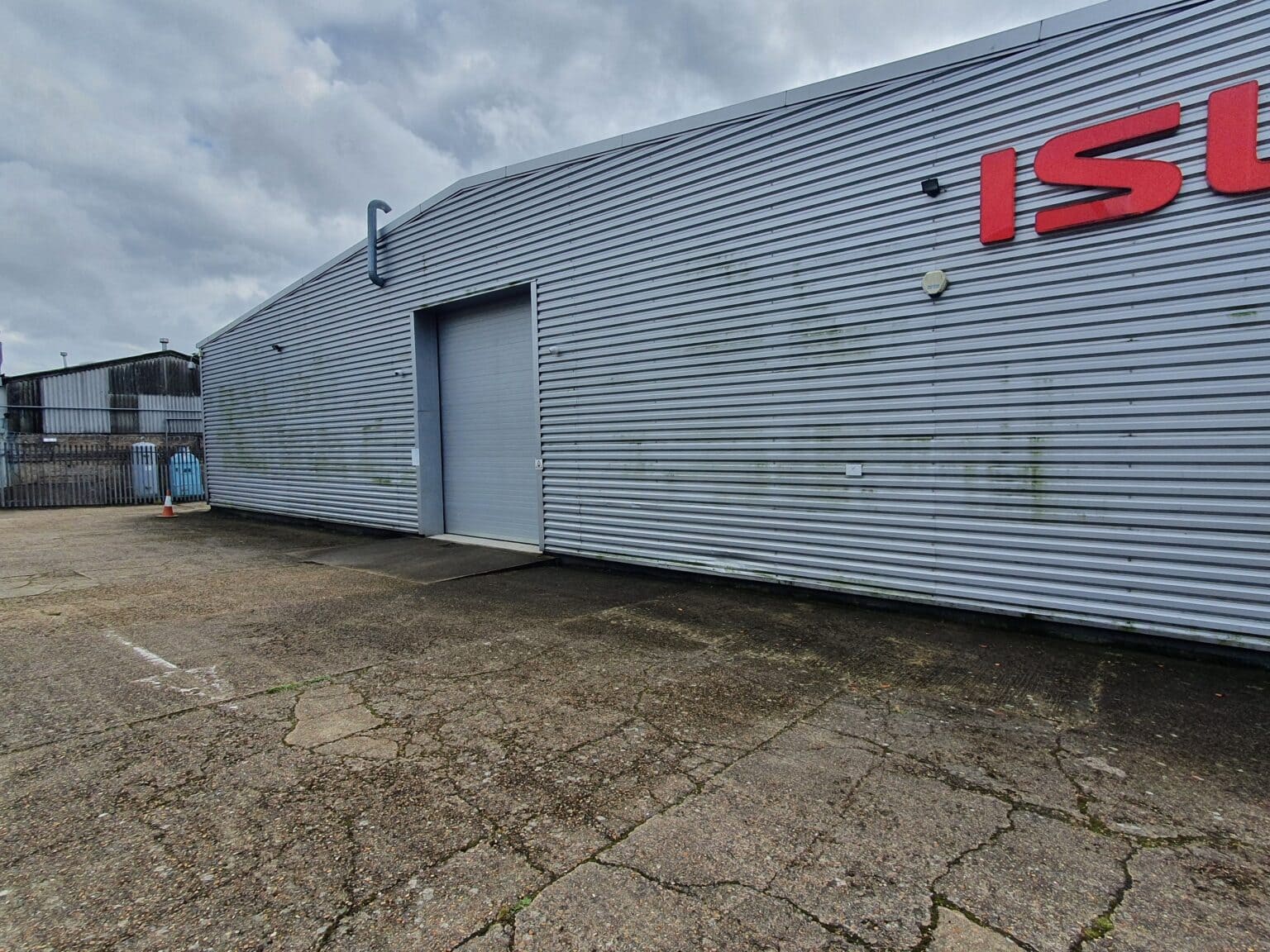 #1 Cladding Cleaning & Cladding Restoration in London | LBC Exterior ...