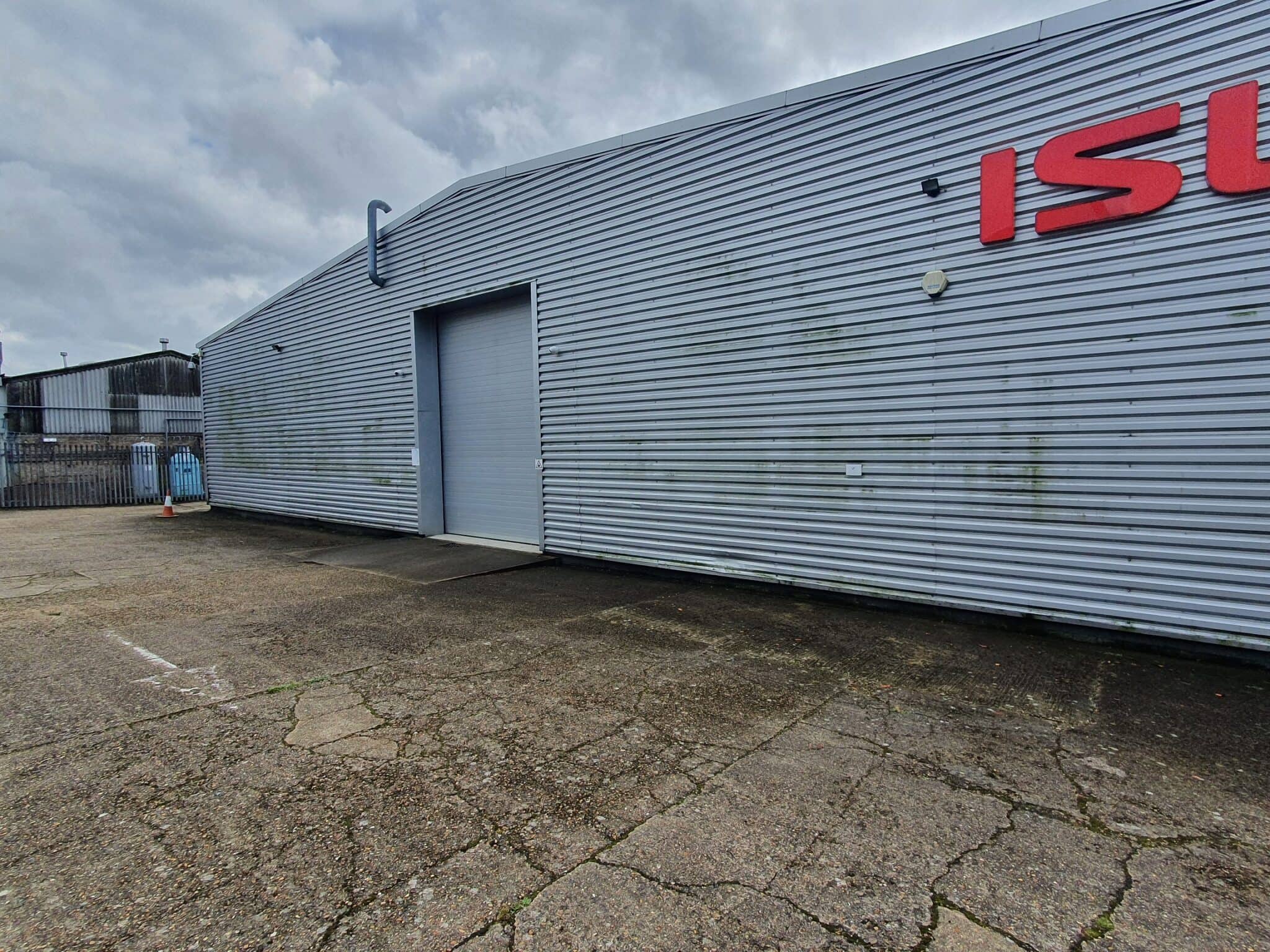 #1 Cladding Cleaning & Cladding Restoration in London | LBC Exterior ...